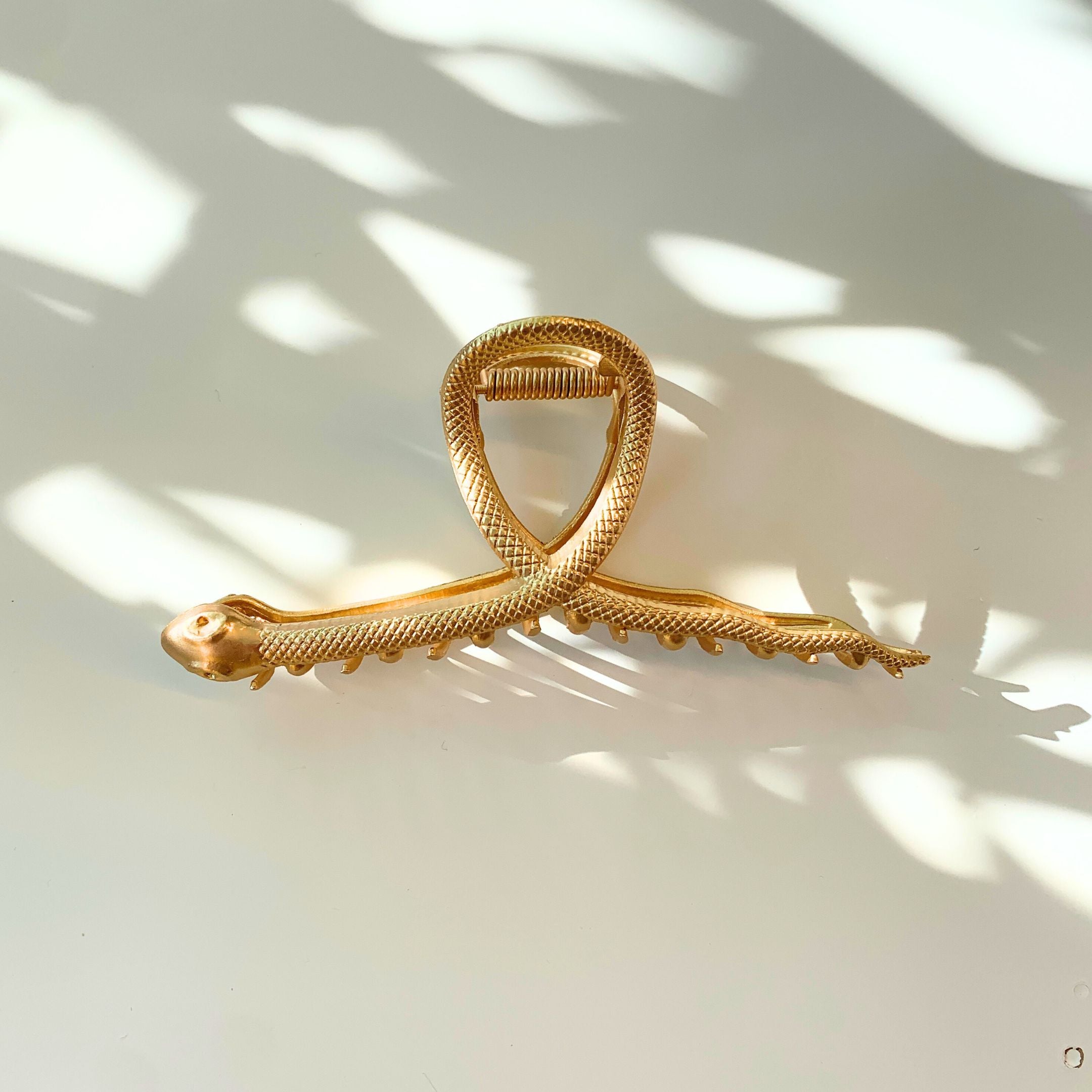 Velvet Claws Gold Metal Snake Hair Claw | Claw Clip in Velvet Travel B ...